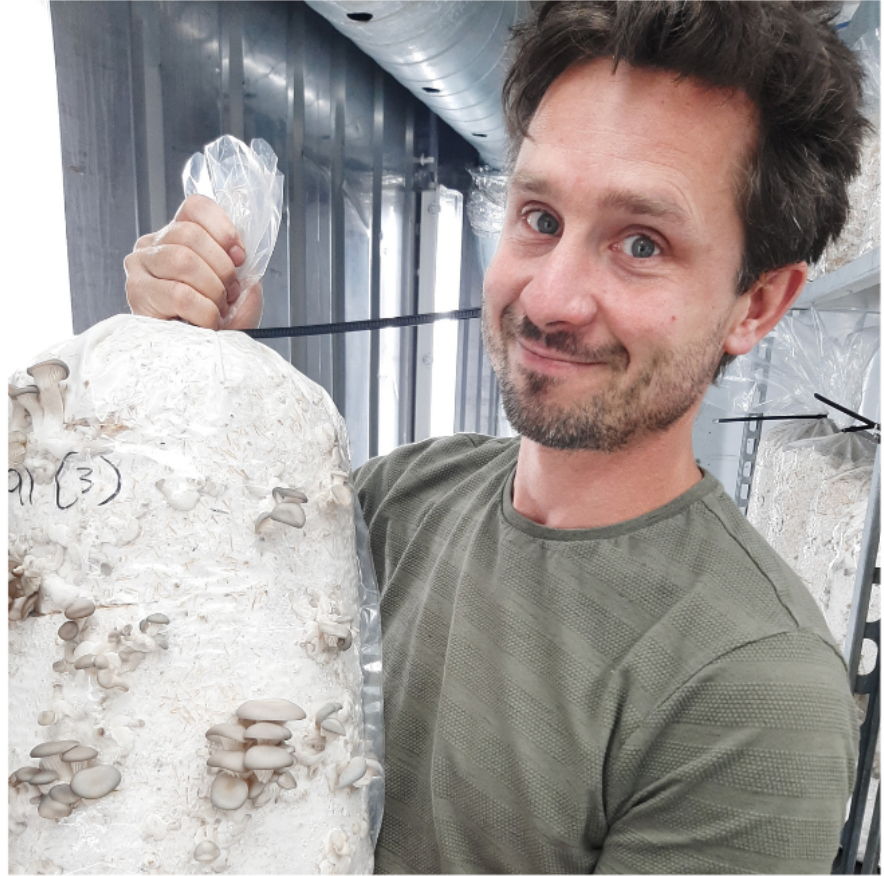 Commercial Spawn Production with Kasper Moreaux from Mycelia